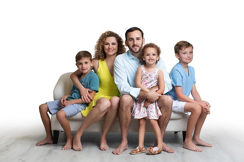 Easy Family Photography Session- Tips for Poses, Outfits, and More!